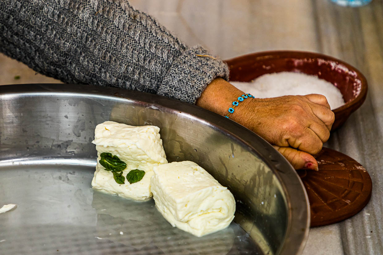 Halloumi? Hellim? Grilled cheese from Cyprus - Tellerrand-Stories in ...